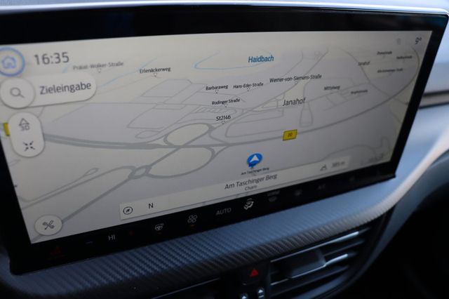 FORD Kuga / Neufahrzeug / Cham
